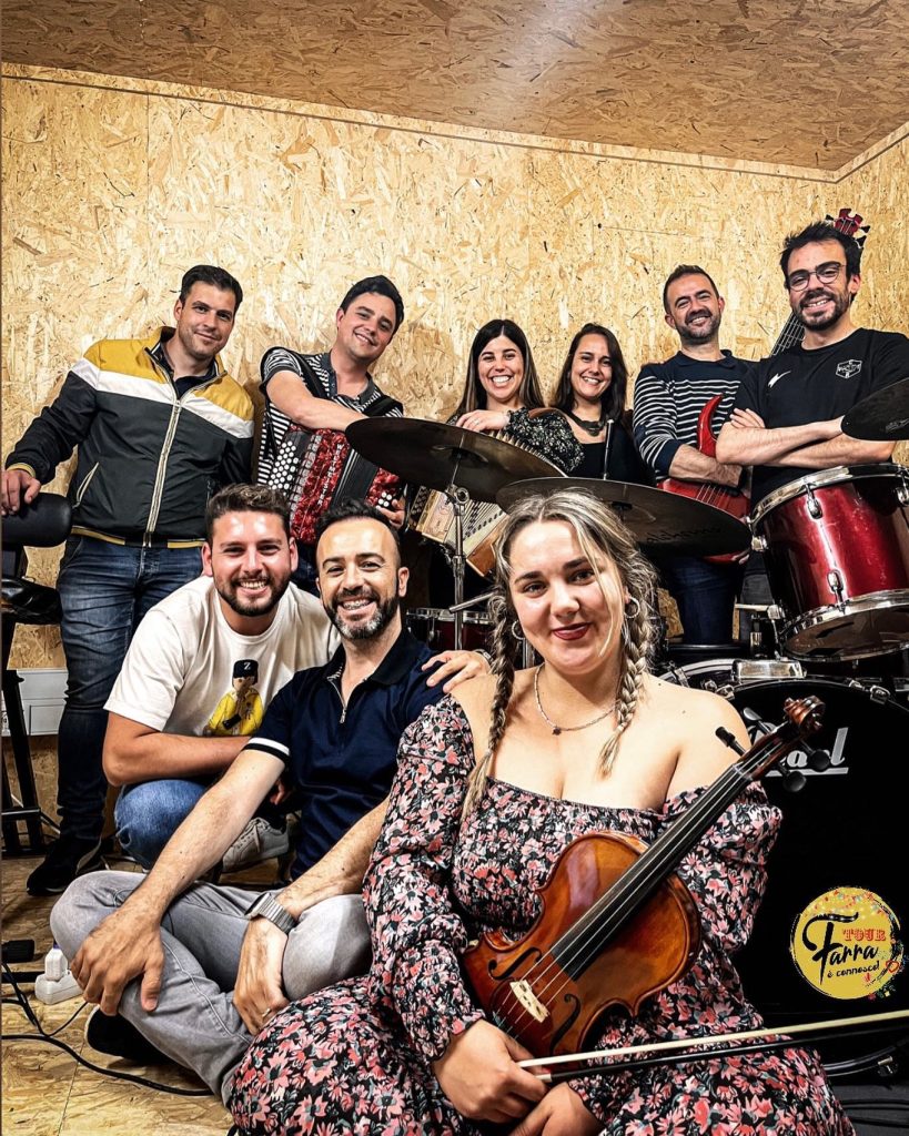 Grupo Siga a Farra na RCM - Jornal "O Ericeira"